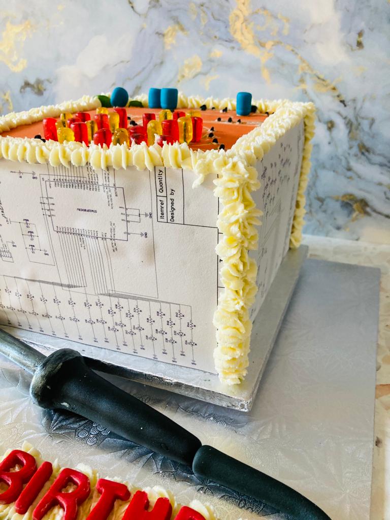 Electronics themed cake – Cake & T